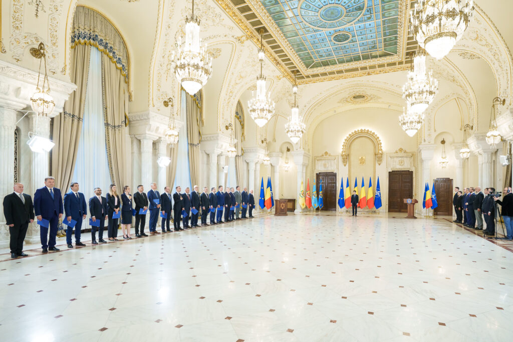 Membrii Guvernului propuși de Partidul Social Democrat au depus ...